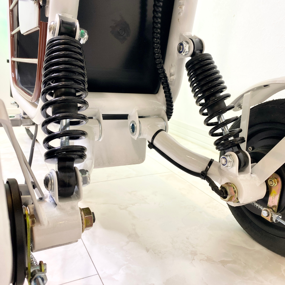 【免許不要・特定小型EV三輪・機動性とカジュアルの両立】ELEMOs3 | ELEMOs 楽しく乗ってSDGs